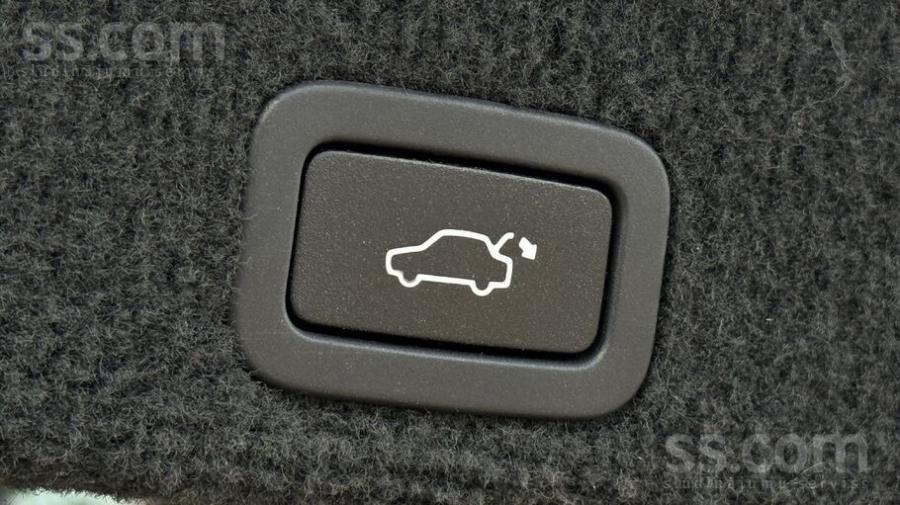 Melns Volvo XC60 2012 Rīga, ar dzinēja tilpumu 2.00 L un nobraukumu 285 tūkst. km par 7250 €, foto 24 vietnē AUTOMOTO.COM.LV