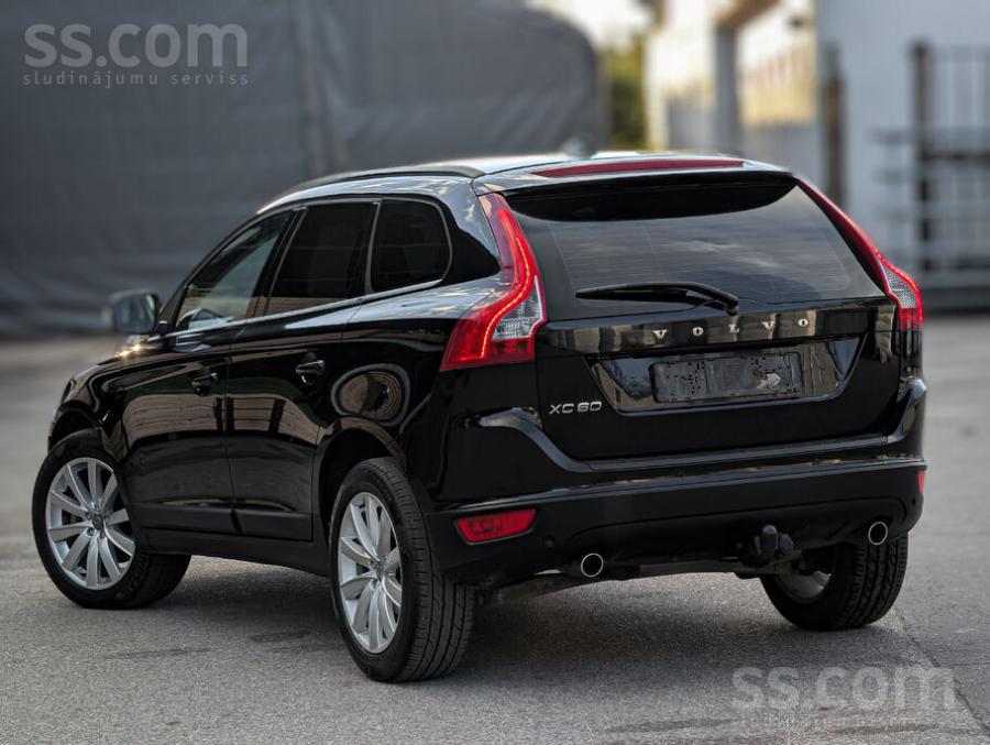 Melns Volvo XC60 2012 Jūrmala, ar dzinēja tilpumu 2.40 L un nobraukumu 0 tūkst. km par 7950 €, foto 5 vietnē AUTOMOTO.COM.LV