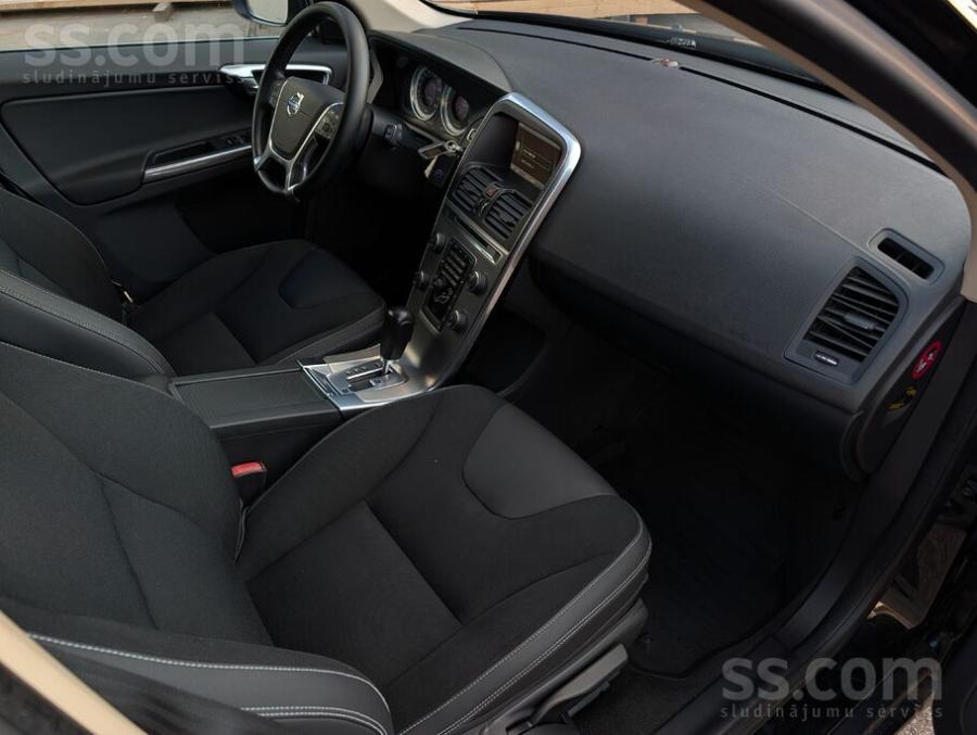 Melns Volvo XC60 2012 Jūrmala, ar dzinēja tilpumu 2.40 L un nobraukumu 0 tūkst. km par 7950 €, foto 10 vietnē AUTOMOTO.COM.LV