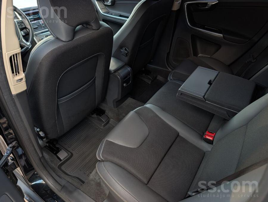 Melns Volvo XC60 2012 Jūrmala, ar dzinēja tilpumu 2.40 L un nobraukumu 0 tūkst. km par 7950 €, foto 15 vietnē AUTOMOTO.COM.LV