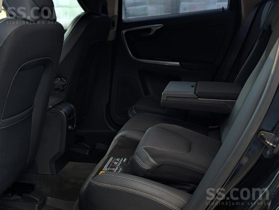 Melns Volvo XC60 2012 Jūrmala, ar dzinēja tilpumu 2.40 L un nobraukumu 0 tūkst. km par 7950 €, foto 16 vietnē AUTOMOTO.COM.LV