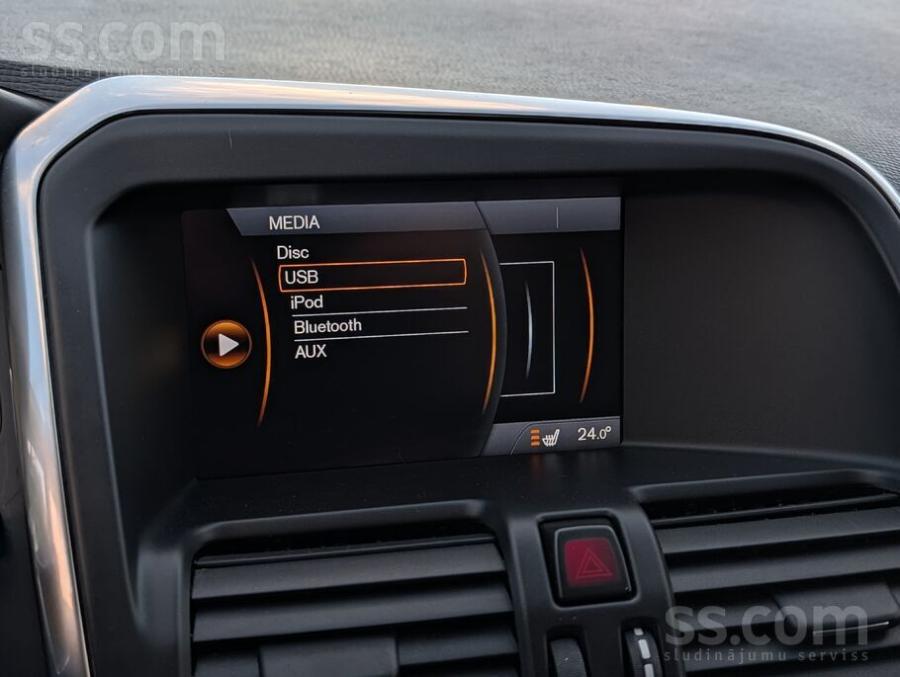 Melns Volvo XC60 2012 Jūrmala, ar dzinēja tilpumu 2.40 L un nobraukumu 0 tūkst. km par 7950 €, foto 22 vietnē AUTOMOTO.COM.LV