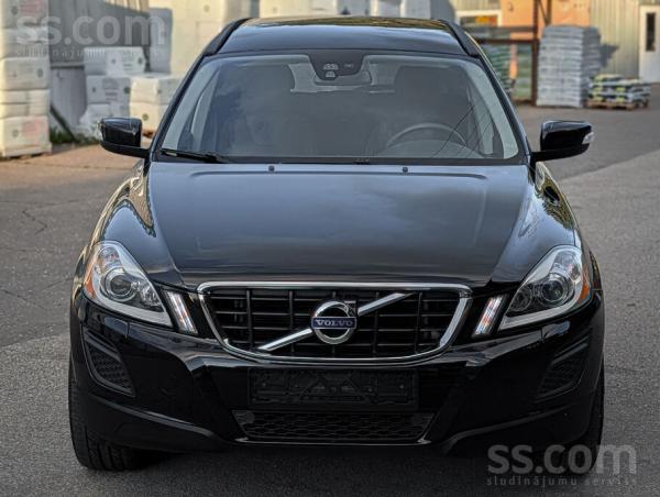 Black Volvo XC60 2012 in Jurmala, with an engine capacity of 2.40 L and mileage of 0 thousand km for 7650 €, photo 6 on AUTOMOTO.COM.LV