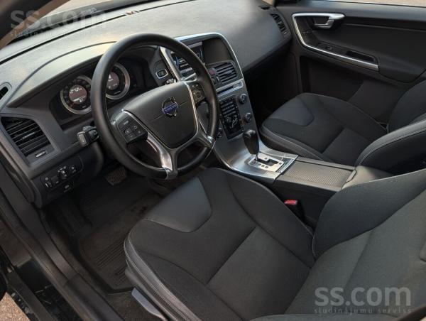 Black Volvo XC60 2012 in Jurmala, with an engine capacity of 2.40 L and mileage of 0 thousand km for 7650 €, photo 8 on AUTOMOTO.COM.LV