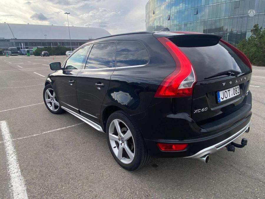 Melns Volvo XC60 2012 Šauļi, ar dzinēja tilpumu 2.40 L un nobraukumu 286 tūkst. km par 12500 €, foto 7 vietnē AUTOMOTO.COM.LV