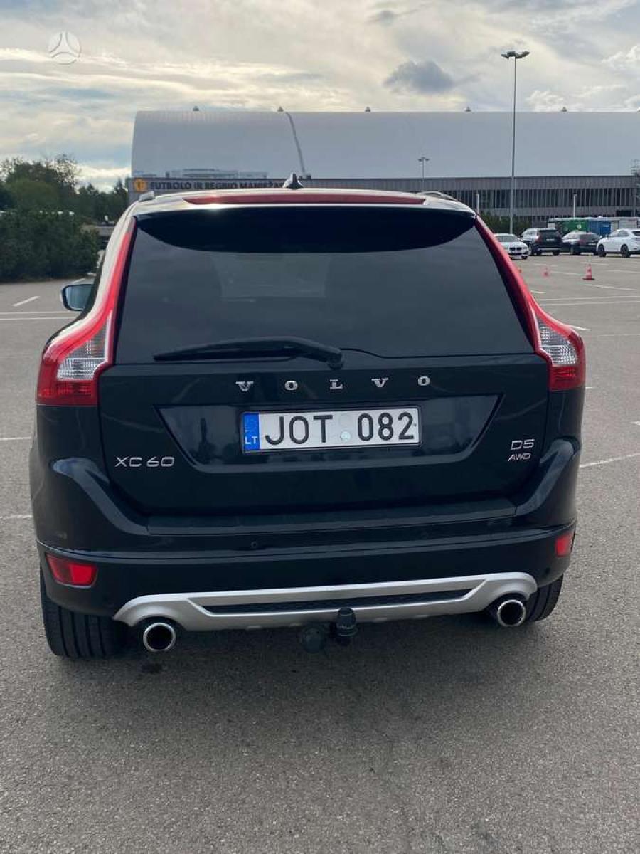 Melns Volvo XC60 2012 Šauļi, ar dzinēja tilpumu 2.40 L un nobraukumu 286 tūkst. km par 12500 €, foto 8 vietnē AUTOMOTO.COM.LV