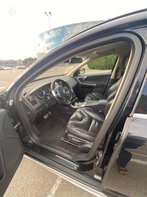 Melns Volvo XC60 2012 Šauļi, ar dzinēja tilpumu 2.40 L un nobraukumu 286 tūkst. km par 12500 €, foto 9 vietnē AUTOMOTO.COM.LV