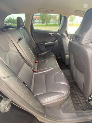 Melns Volvo XC60 2012 Šauļi, ar dzinēja tilpumu 2.40 L un nobraukumu 286 tūkst. km par 12500 €, foto 11 vietnē AUTOMOTO.COM.LV