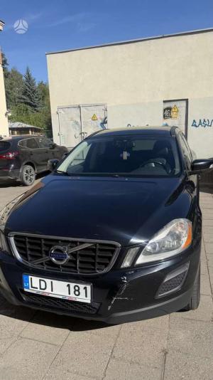 Black Volvo XC60 2012 in Vilnius, with an engine capacity of 1.98 L and mileage of 466 thousand km for 5800 €, photo  on AUTOMOTO.COM.LV