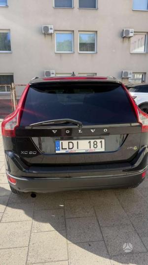 Black Volvo XC60 2012 in Vilnius, with an engine capacity of 1.98 L and mileage of 466 thousand km for 5800 €, photo 3 on AUTOMOTO.COM.LV
