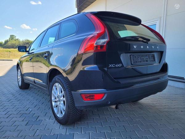 Melns Volvo XC60 2012 Viļņa, ar dzinēja tilpumu 1.98 L un nobraukumu 195 tūkst. km par 7990 €, foto 6 vietnē AUTOMOTO.COM.LV