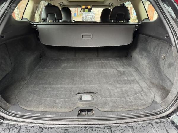 Black Volvo XC60 2012 in Riga, with an engine capacity of 2.40 L and mileage of 306 thousand km for 10300 €, photo 10 on AUTOMOTO.COM.LV