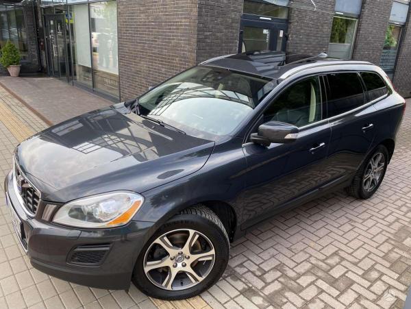 Volvo XC60 2012 in Marijampole on AUTOMOTO.COM.LV Black Volvo XC60 2012 in Marijampole, with an engine capacity of 2.40 L and mileage of 245 thousand km for 11450 €, photo 8 on AUTOMOTO.COM.LV