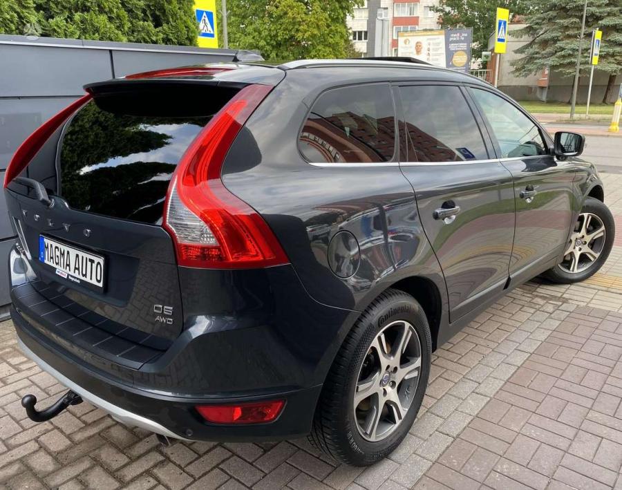 Black Volvo XC60 2012 in Marijampole, with an engine capacity of 2.40 L and mileage of 245 thousand km for 11450 €, photo 15 on AUTOMOTO.COM.LV