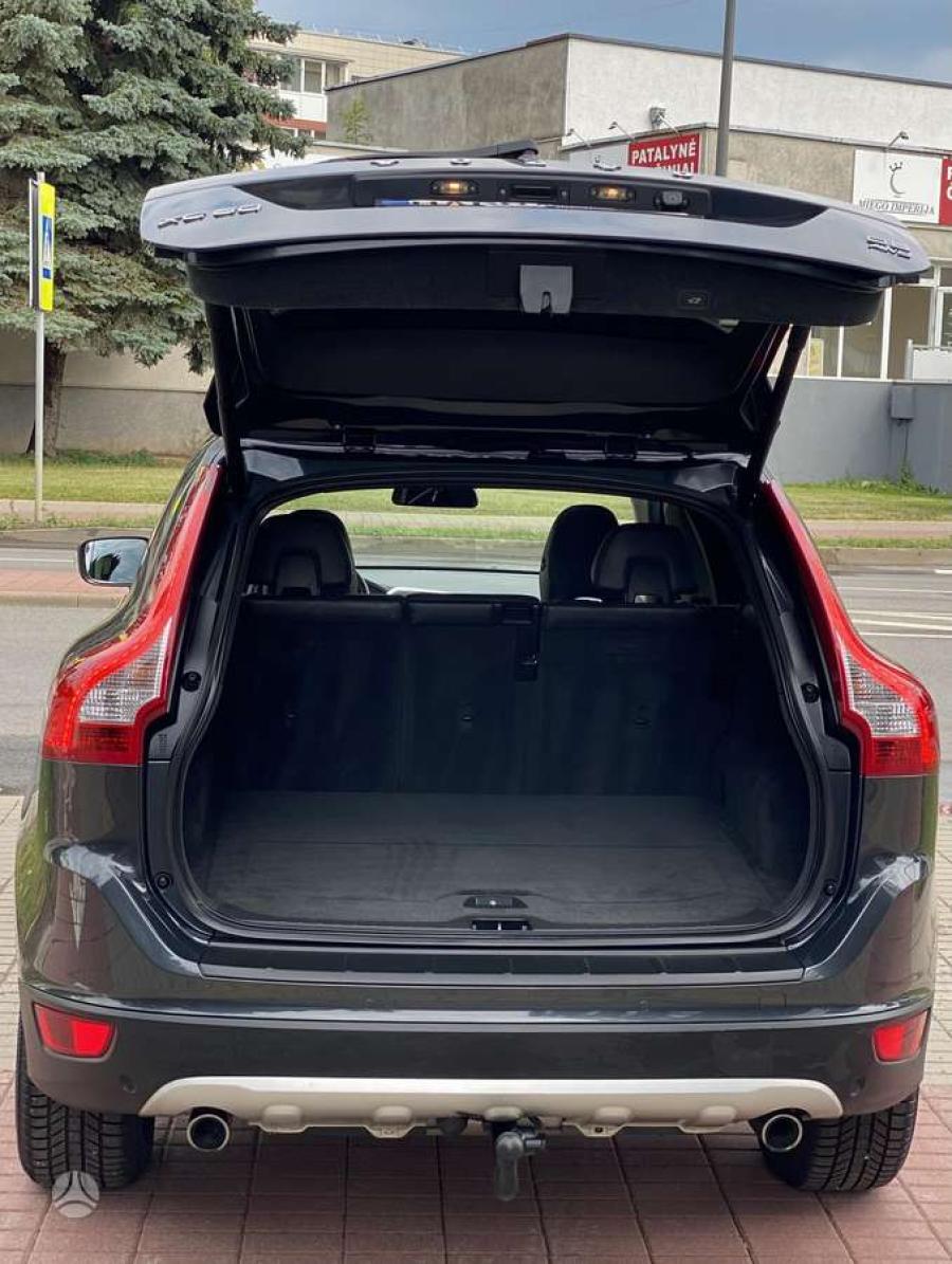Black Volvo XC60 2012 in Marijampole, with an engine capacity of 2.40 L and mileage of 245 thousand km for 11450 €, photo 21 on AUTOMOTO.COM.LV