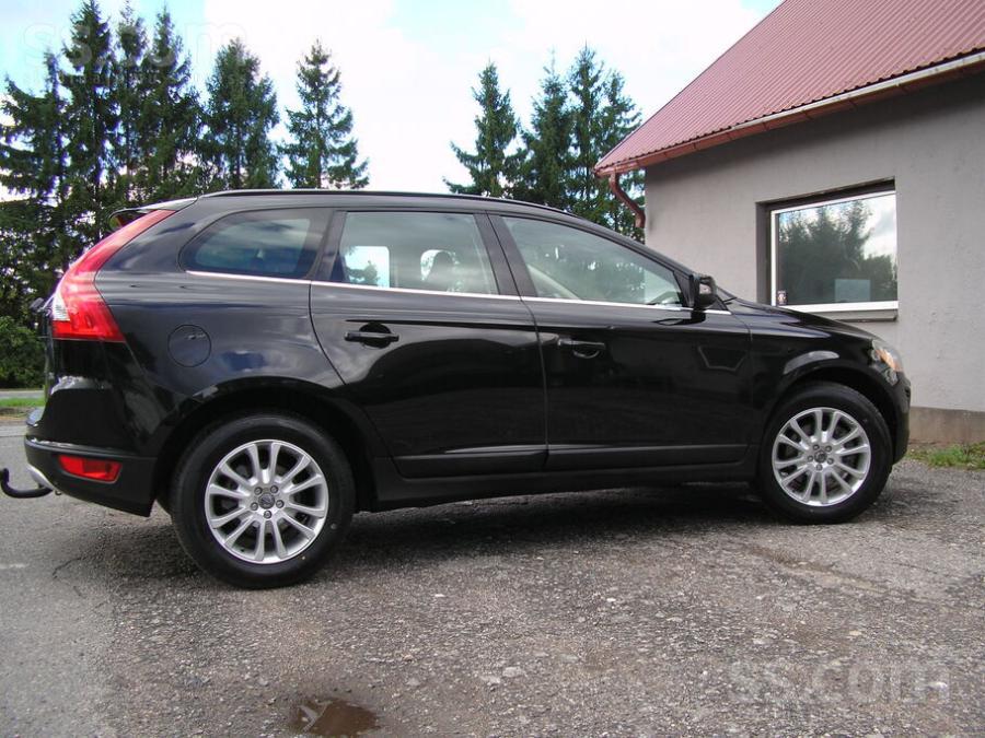 Black Volvo XC60 2012 in Riga, with an engine capacity of 2.00 L and mileage of 0 thousand km for 10750 €, photo 4 on AUTOMOTO.COM.LV