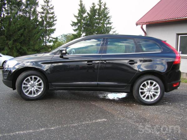 Volvo XC60 2012 Rīga vietnē Melns Volvo XC60 2012 Rīga, ar dzinēja tilpumu 2.00 L un nobraukumu 0 tūkst. km par 10750 €, foto 9 vietnē AUTOMOTO.COM.LV
