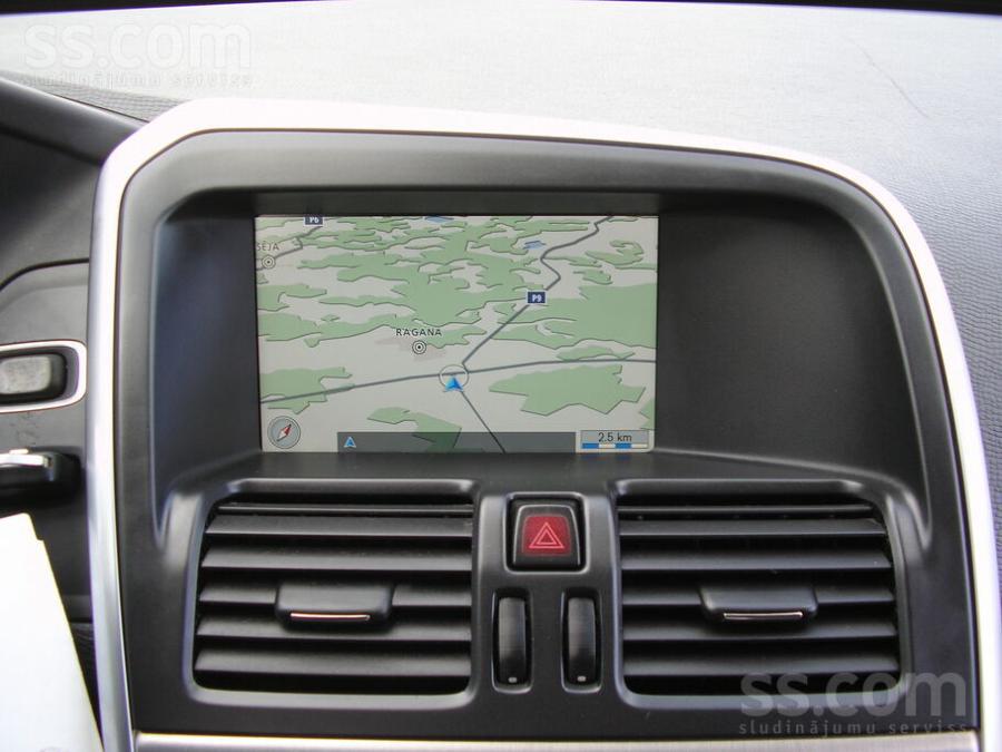 Black Volvo XC60 2012 in Riga, with an engine capacity of 2.00 L and mileage of 0 thousand km for 10750 €, photo 17 on AUTOMOTO.COM.LV