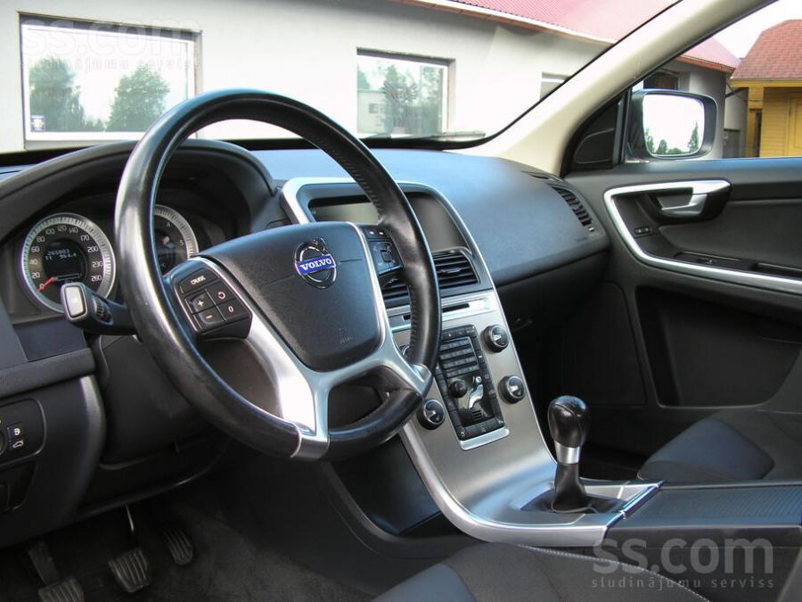 Black Volvo XC60 2012 in Riga, with an engine capacity of 2.00 L and mileage of 0 thousand km for 10750 €, photo 18 on AUTOMOTO.COM.LV