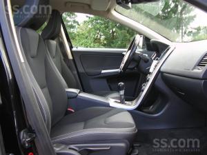 Black Volvo XC60 2012 in Riga, with an engine capacity of 2.00 L and mileage of 0 thousand km for 10750 €, photo 27 on AUTOMOTO.COM.LV