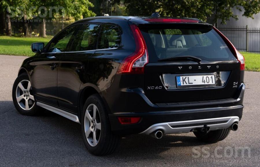Black Volvo XC60 2012 in Valmiera, with an engine capacity of 2.40 L and mileage of 273 thousand km for 9900 €, photo 5 on AUTOMOTO.COM.LV