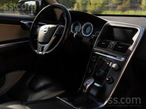 Black Volvo XC60 2012 in Valmiera, with an engine capacity of 2.40 L and mileage of 273 thousand km for 9900 €, photo 14 on AUTOMOTO.COM.LV