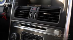 Black Volvo XC60 2012 in Valmiera, with an engine capacity of 2.40 L and mileage of 273 thousand km for 9900 €, photo 18 on AUTOMOTO.COM.LV