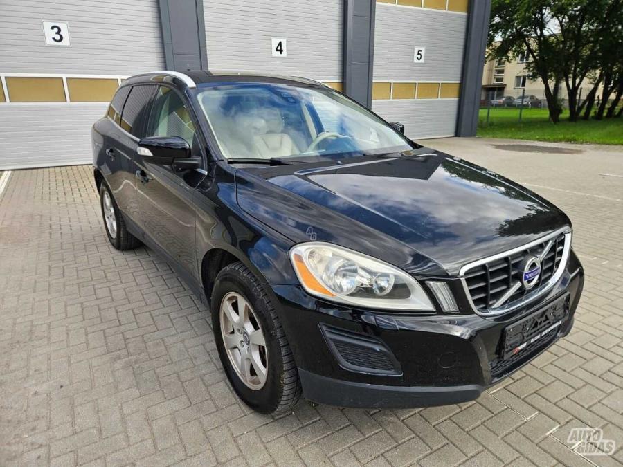 Melns Volvo XC60 2012 Kretinga, ar dzinēja tilpumu 3.20 L un nobraukumu 350 tūkst. km par 8400 €, foto 4 vietnē AUTOMOTO.COM.LV