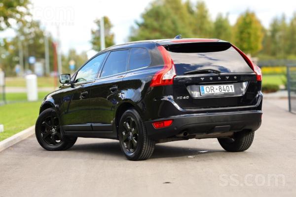 Melns Volvo XC60 2012 Jelgava, ar dzinēja tilpumu 2.00 L un nobraukumu 0 tūkst. km par 10350 €, foto 5 vietnē AUTOMOTO.COM.LV