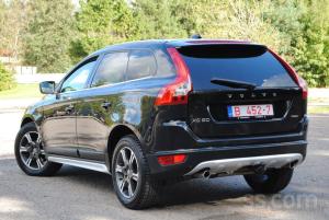 Black Volvo XC60 2012 in Riga, with an engine capacity of 2.40 L and mileage of 302 thousand km for 9990 €, photo 3 on AUTOMOTO.COM.LV