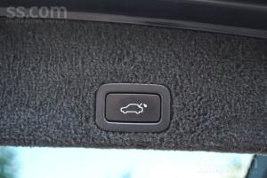 Black Volvo XC60 2012 in Riga, with an engine capacity of 2.40 L and mileage of 302 thousand km for 9990 €, photo 12 on AUTOMOTO.COM.LV