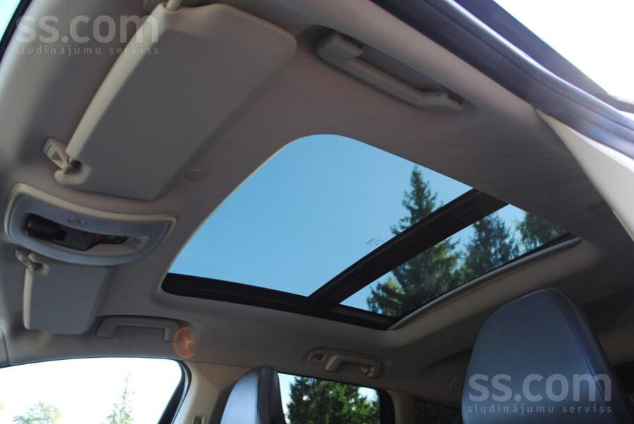 Black Volvo XC60 2012 in Riga, with an engine capacity of 2.40 L and mileage of 302 thousand km for 9990 €, photo 22 on AUTOMOTO.COM.LV
