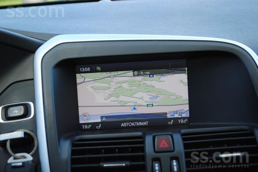 Black Volvo XC60 2012 in Riga, with an engine capacity of 2.40 L and mileage of 302 thousand km for 9990 €, photo 29 on AUTOMOTO.COM.LV