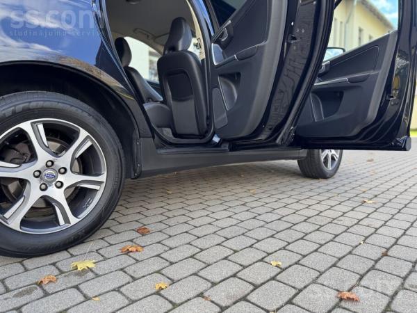 Melns Volvo XC60 2012 Jelgava, ar dzinēja tilpumu 2.40 L un nobraukumu 276 tūkst. km par 9900 €, foto 9 vietnē AUTOMOTO.COM.LV