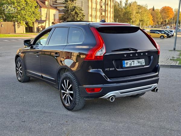 Volvo XC60 2012 in Siauliai on AUTOMOTO.COM.LV Black Volvo XC60 2012 in Siauliai, with an engine capacity of 3.20 L and mileage of 280 thousand km for 6000 €, photo 4 on AUTOMOTO.COM.LV