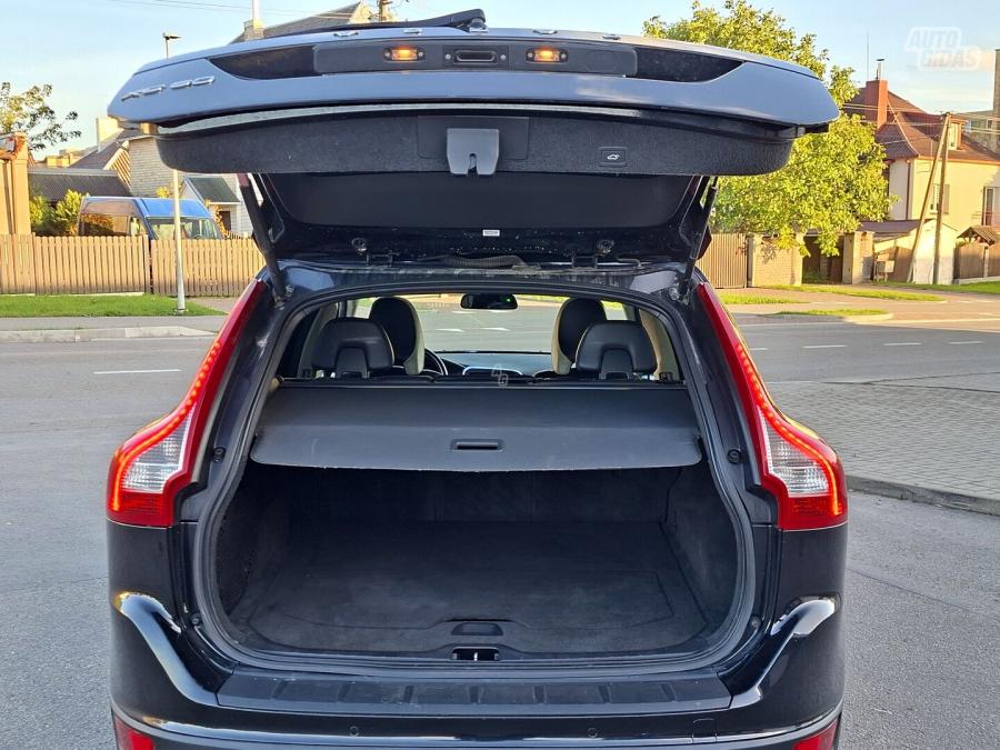 Black Volvo XC60 2012 in Siauliai, with an engine capacity of 3.20 L and mileage of 280 thousand km for 6000 €, photo 6 on AUTOMOTO.COM.LV