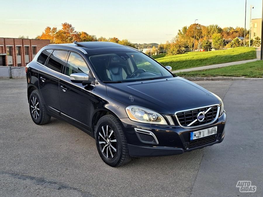 Black Volvo XC60 2012 in Siauliai, with an engine capacity of 3.20 L and mileage of 280 thousand km for 6000 €, photo 9 on AUTOMOTO.COM.LV