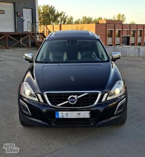Black Volvo XC60 2012 in Siauliai, with an engine capacity of 3.20 L and mileage of 280 thousand km for 6000 €, photo 10 on AUTOMOTO.COM.LV