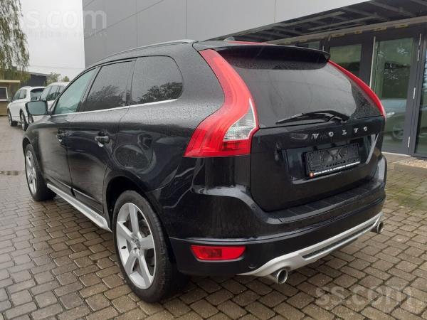 Melns Volvo XC60 2012 Rīga, ar dzinēja tilpumu 2.40 L un nobraukumu 216 tūkst. km par 12800 €, foto 5 vietnē AUTOMOTO.COM.LV