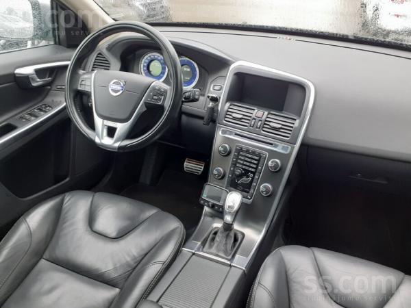 Melns Volvo XC60 2012 Rīga, ar dzinēja tilpumu 2.40 L un nobraukumu 216 tūkst. km par 12800 €, foto 7 vietnē AUTOMOTO.COM.LV