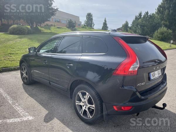 Melns Volvo XC60 2012 Krāslava, ar dzinēja tilpumu 2.00 L un nobraukumu 348 tūkst. km par 6800 €, foto 5 vietnē AUTOMOTO.COM.LV
