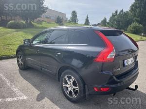 Melns Volvo XC60 2012 Krāslava, ar dzinēja tilpumu 2.00 L un nobraukumu 348 tūkst. km par 6800 €, foto 5 vietnē AUTOMOTO.COM.LV