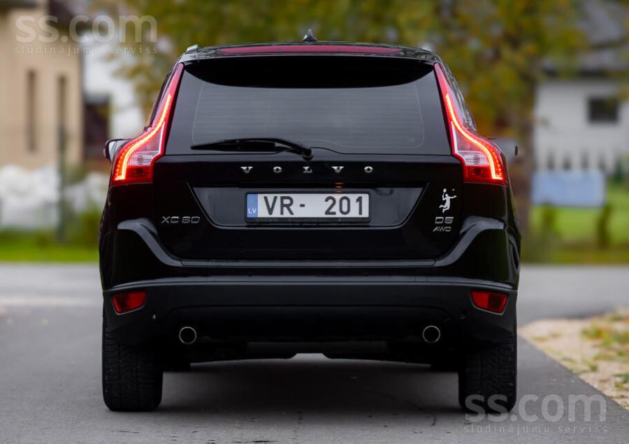 Melns Volvo XC60 2012 Jelgava, ar dzinēja tilpumu 2.40 L un nobraukumu 317 tūkst. km par 7500 €, foto 6 vietnē AUTOMOTO.COM.LV