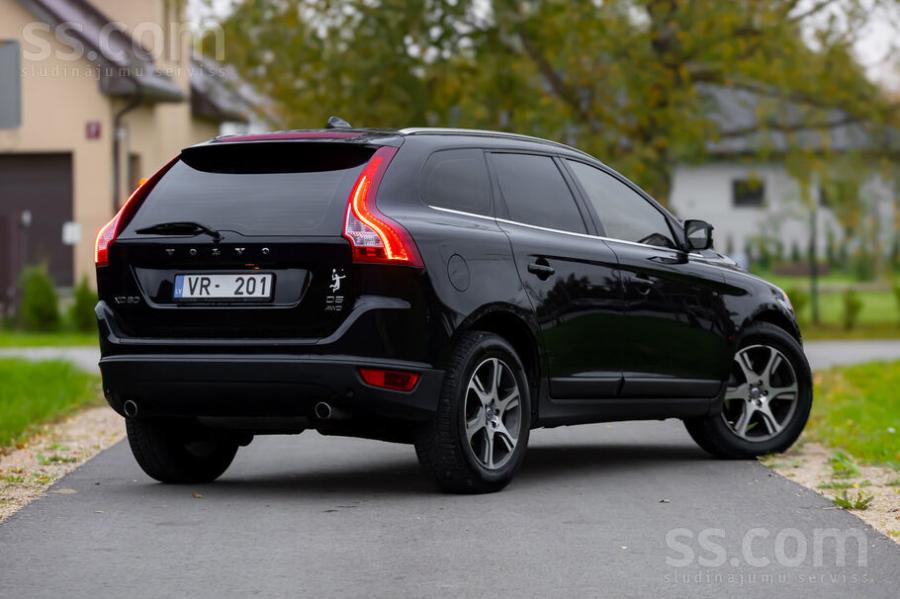 Melns Volvo XC60 2012 Jelgava, ar dzinēja tilpumu 2.40 L un nobraukumu 317 tūkst. km par 7500 €, foto 7 vietnē AUTOMOTO.COM.LV