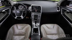 Melns Volvo XC60 2012 Jelgava, ar dzinēja tilpumu 2.40 L un nobraukumu 317 tūkst. km par 7500 €, foto 10 vietnē AUTOMOTO.COM.LV
