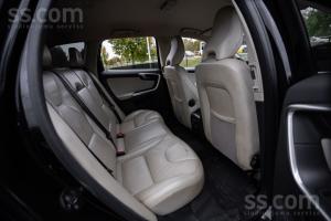 Melns Volvo XC60 2012 Jelgava, ar dzinēja tilpumu 2.40 L un nobraukumu 317 tūkst. km par 7500 €, foto 12 vietnē AUTOMOTO.COM.LV