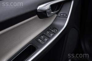 Melns Volvo XC60 2012 Jelgava, ar dzinēja tilpumu 2.40 L un nobraukumu 317 tūkst. km par 7500 €, foto 13 vietnē AUTOMOTO.COM.LV