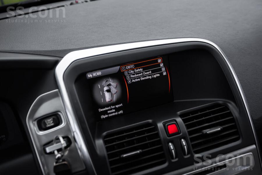 Melns Volvo XC60 2012 Jelgava, ar dzinēja tilpumu 2.40 L un nobraukumu 317 tūkst. km par 7500 €, foto 19 vietnē AUTOMOTO.COM.LV