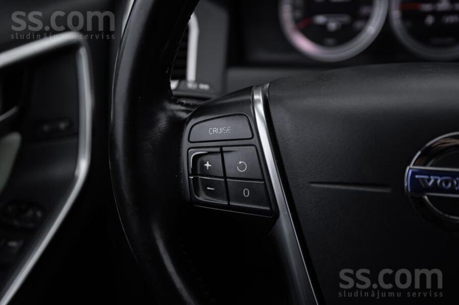 Melns Volvo XC60 2012 Jelgava, ar dzinēja tilpumu 2.40 L un nobraukumu 317 tūkst. km par 7500 €, foto 22 vietnē AUTOMOTO.COM.LV