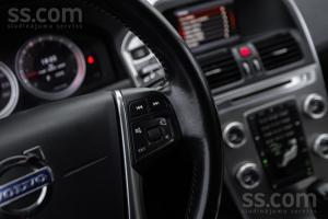 Melns Volvo XC60 2012 Jelgava, ar dzinēja tilpumu 2.40 L un nobraukumu 317 tūkst. km par 7500 €, foto 23 vietnē AUTOMOTO.COM.LV